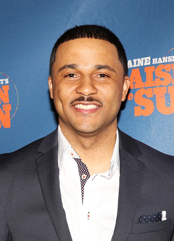 Broadway.com | Photo 16 of 48 | A Raisin in the Sun Comes Home ...